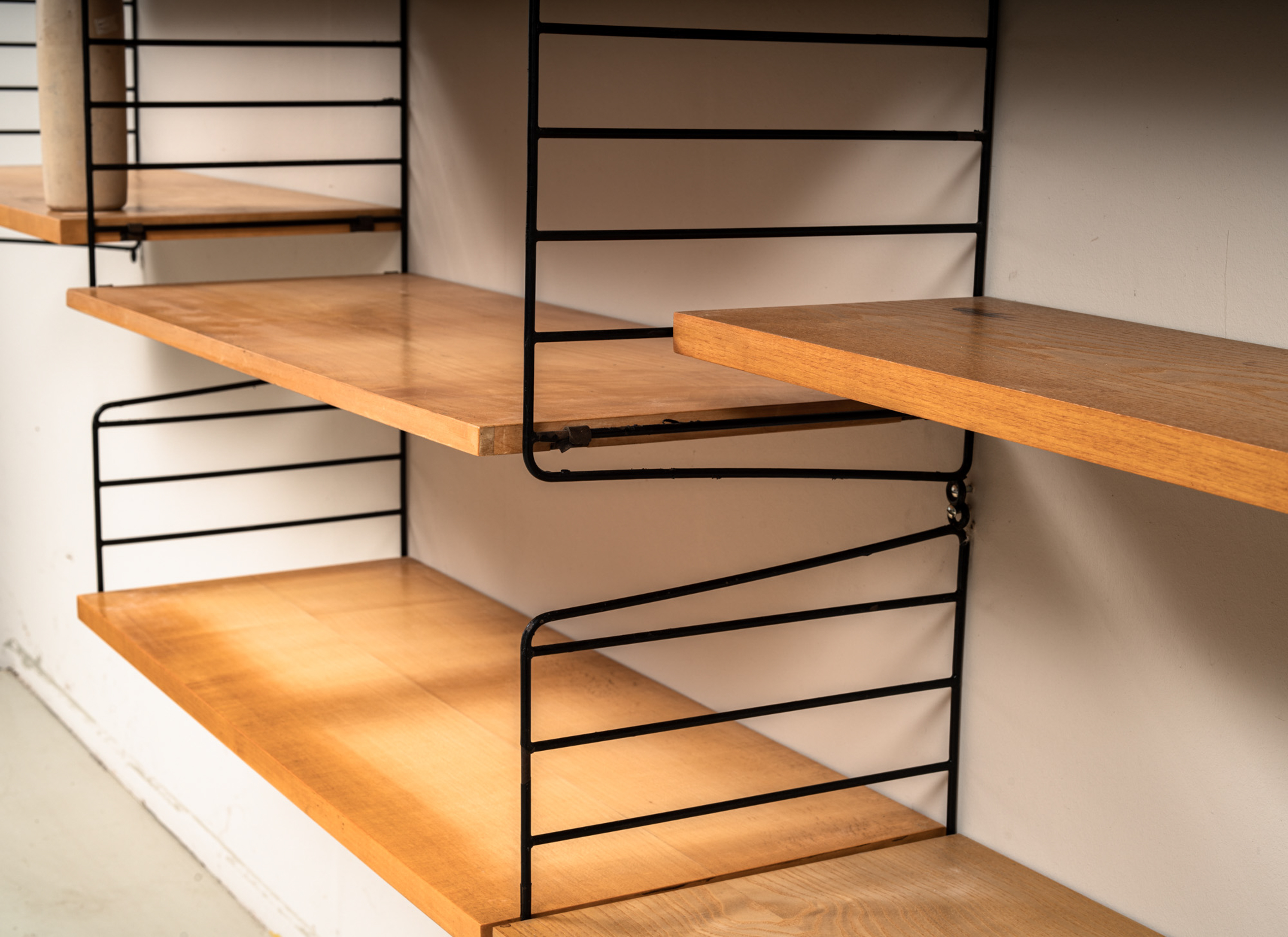 String Regal Mid-Century - RaumFahrt